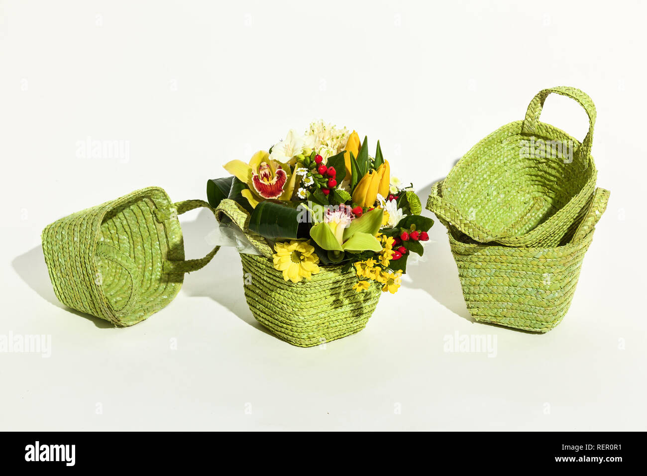 Green baskets for gift wrapping flowers.Basket for packing flowers ...