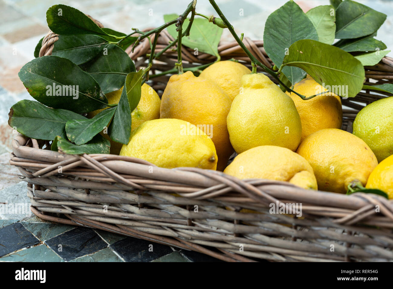 Lemons amalfi coast hi-res stock photography and images - Alamy