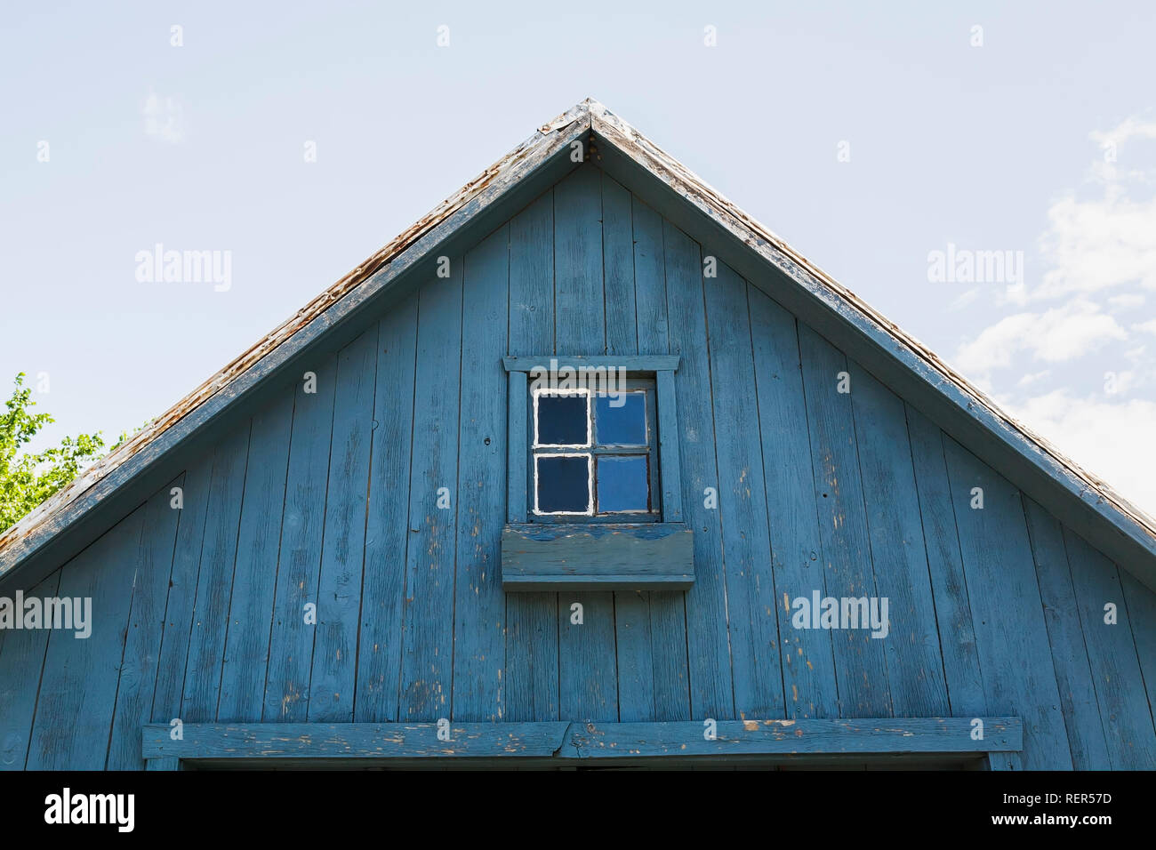 Barn with steep roof hi-res stock photography and images - Alamy