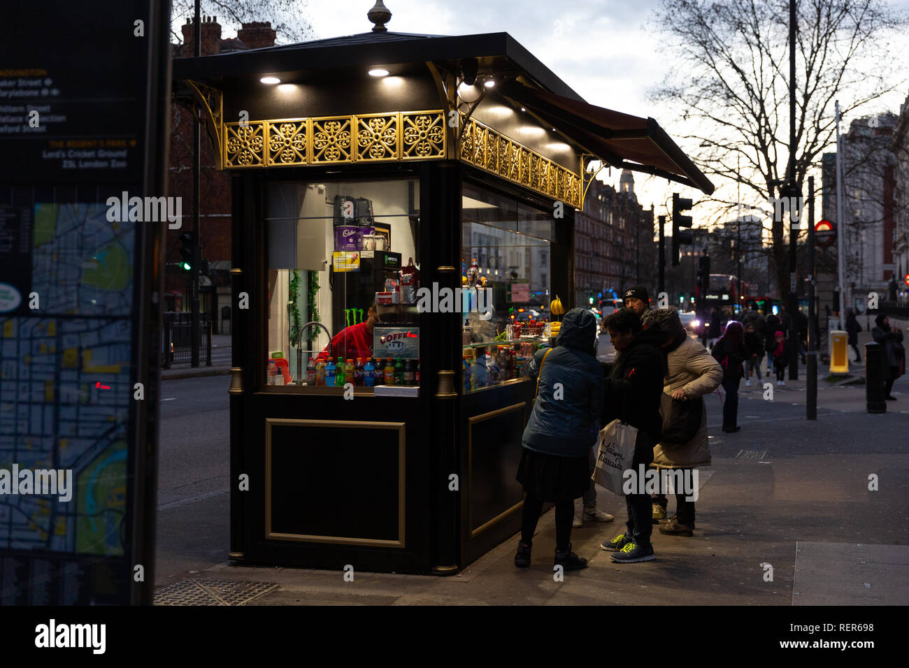 London outdoor coffee stall hi-res stock photography and images - Alamy