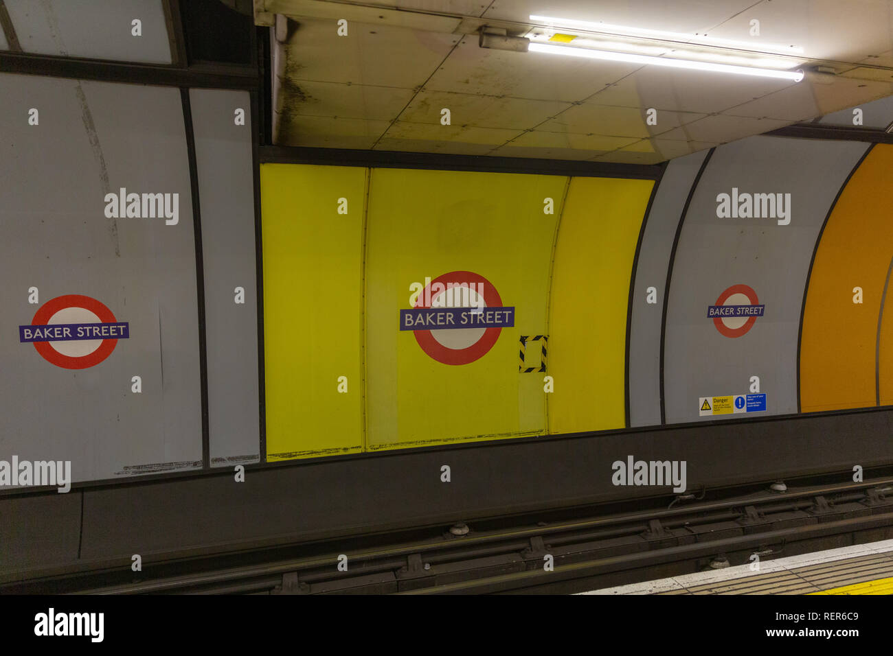 Platform at Baker Street TFL Underground Station Stock Photo - Alamy