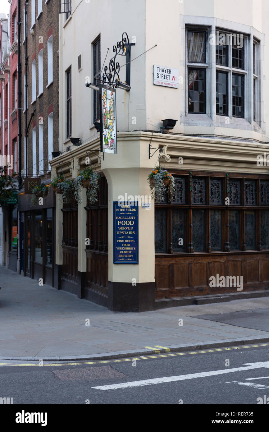 Angel Pub London Stock Photos & Angel Pub London Stock Images - Alamy
