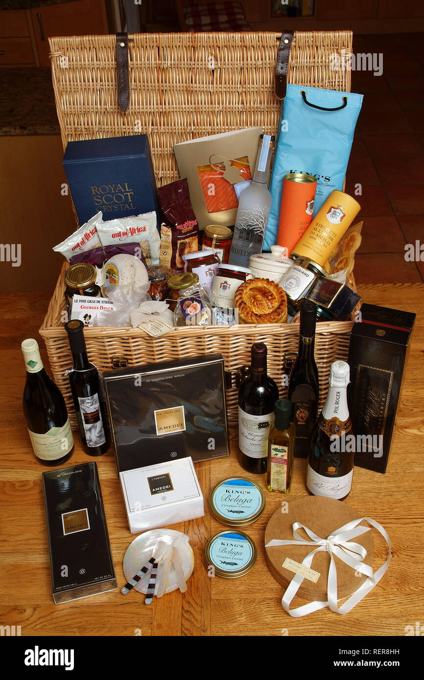 Luxury hampers hi-res stock photography and images - Alamy