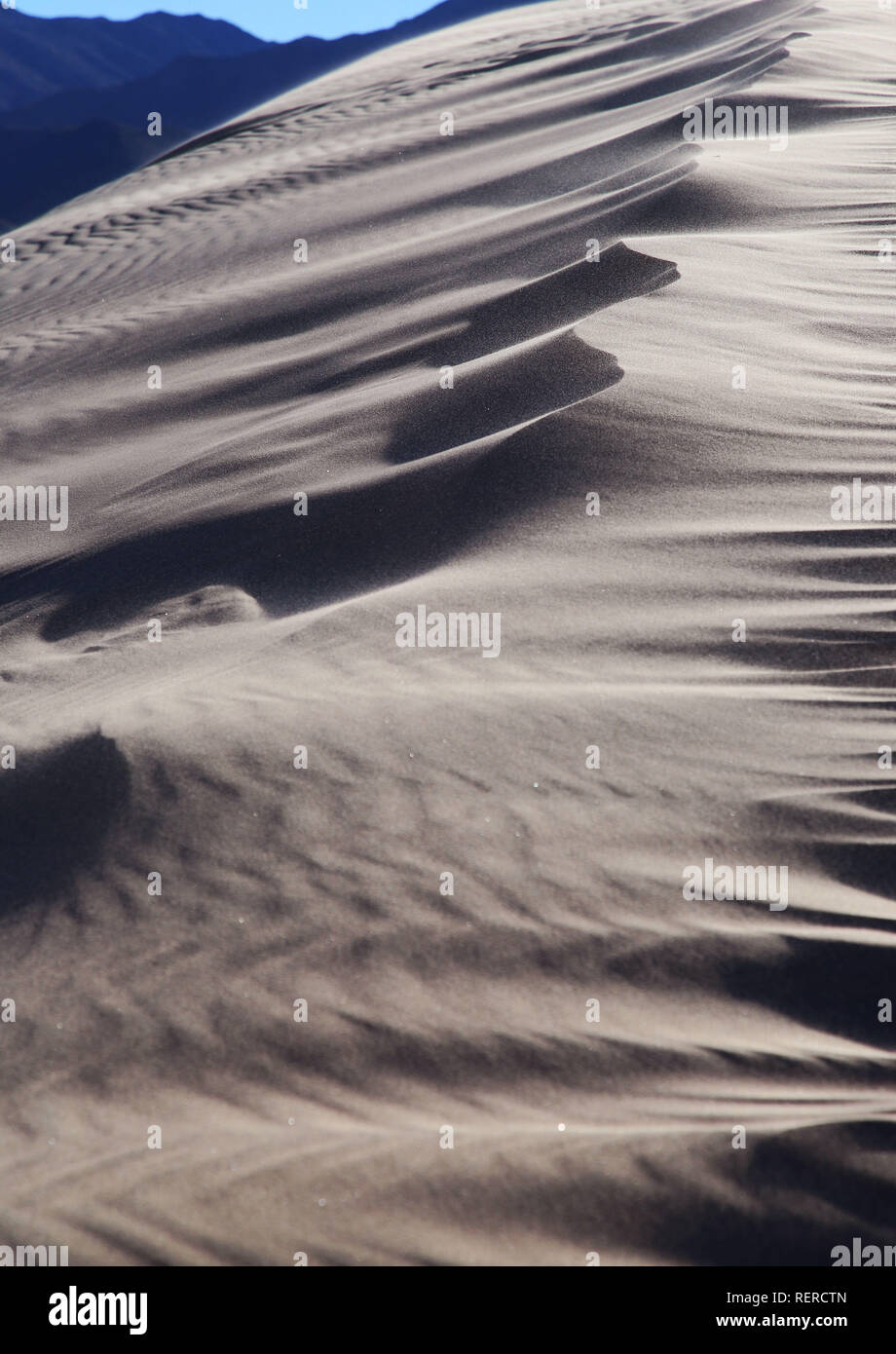 San Bernardino County, California, USA. 2nd Dec, 2018. Kelso Dunes ...