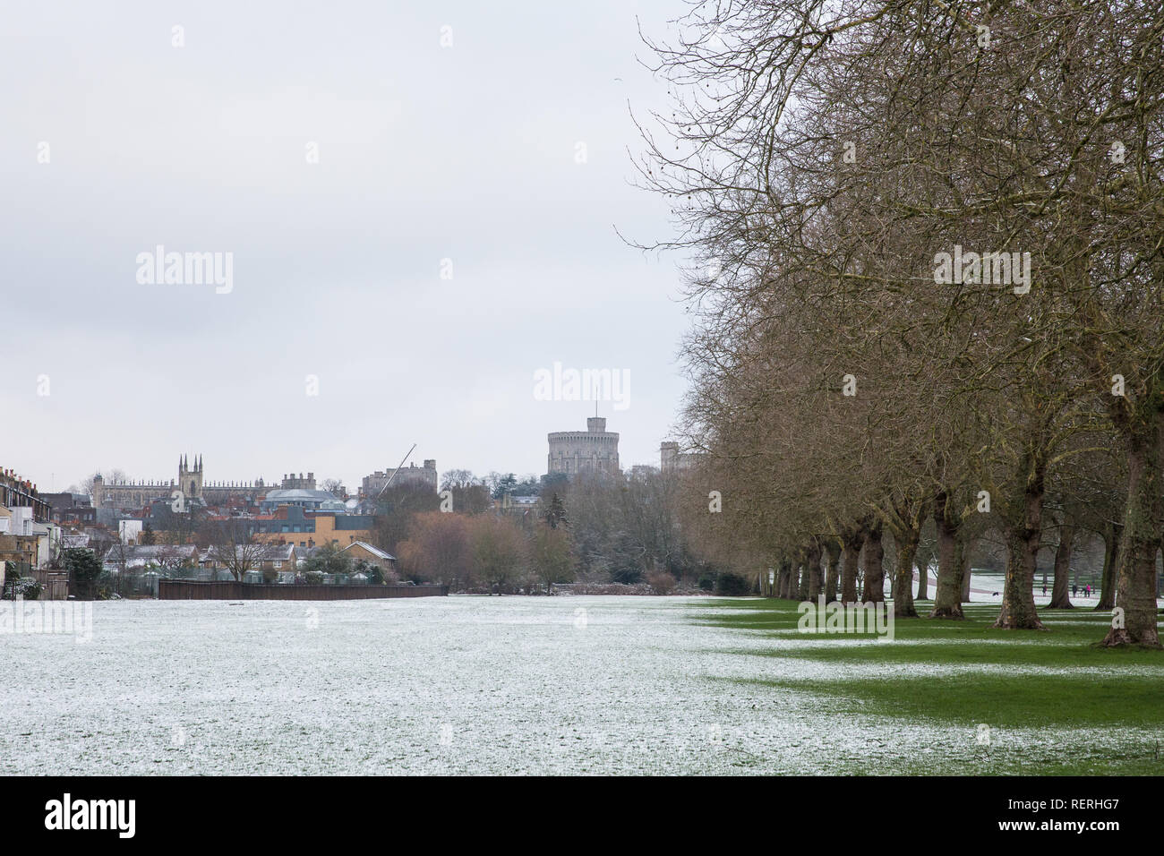 Windsor, UK. 23rd Jan, 2019. UK Weather: The year's first sprinkling of ...