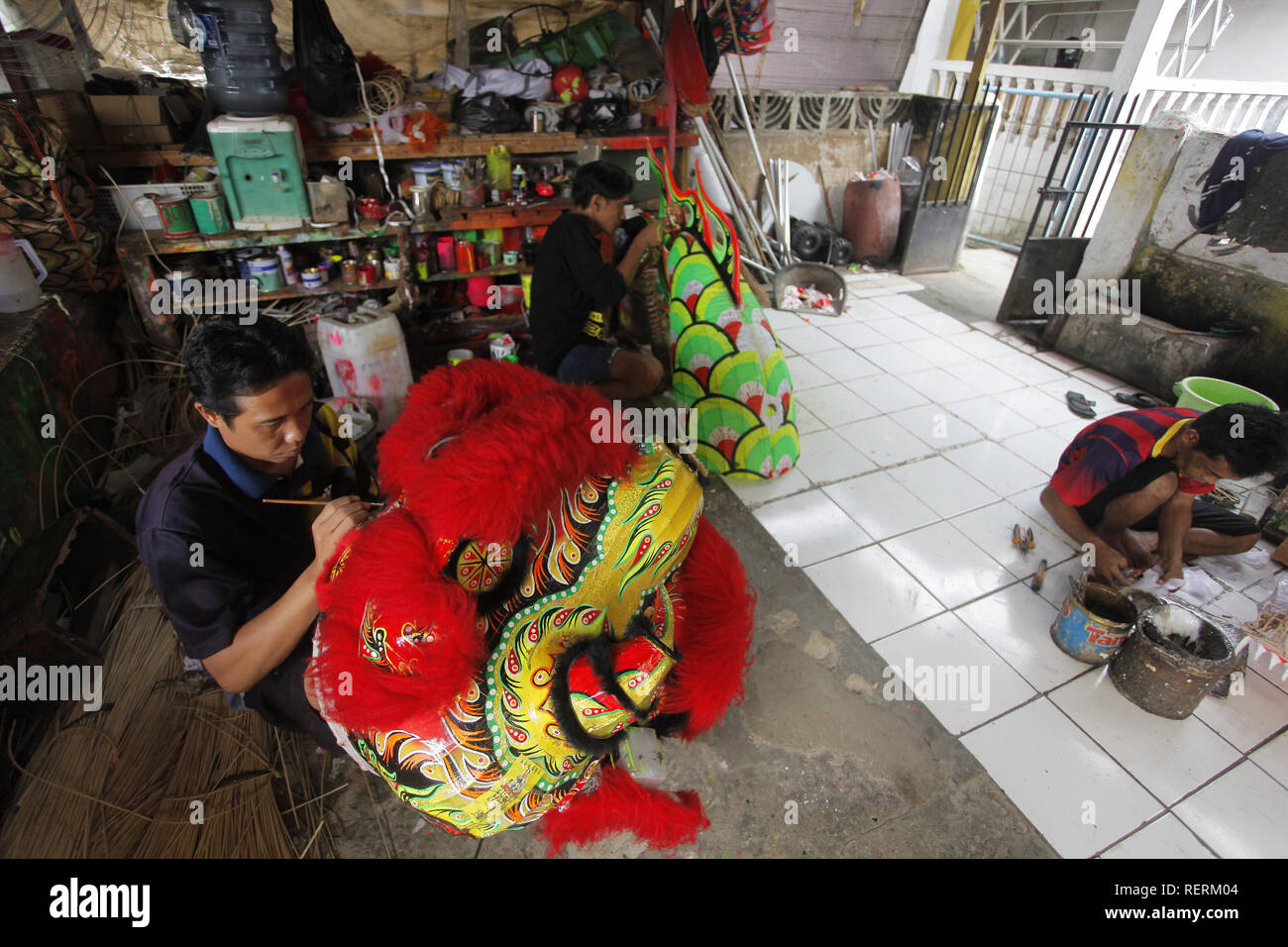 A new liong costume hi-res stock photography and images - Alamy