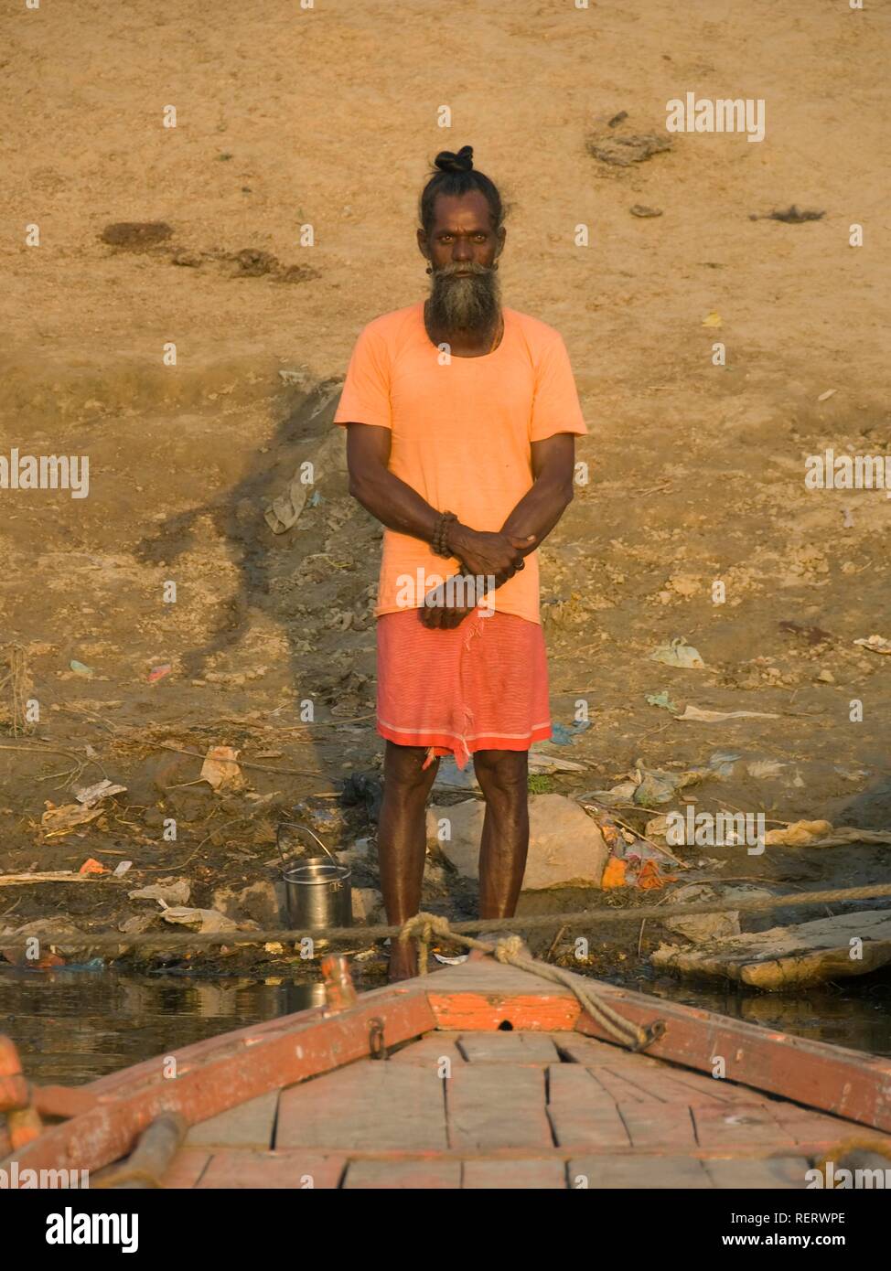 Indian wooden boat hi-res stock photography and images - Alamy