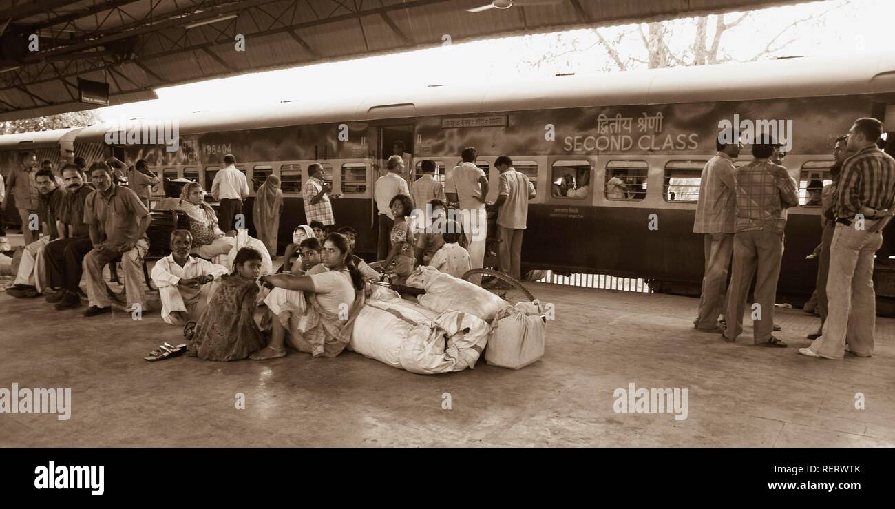 Indian train passengers hi-res stock photography and images - Alamy