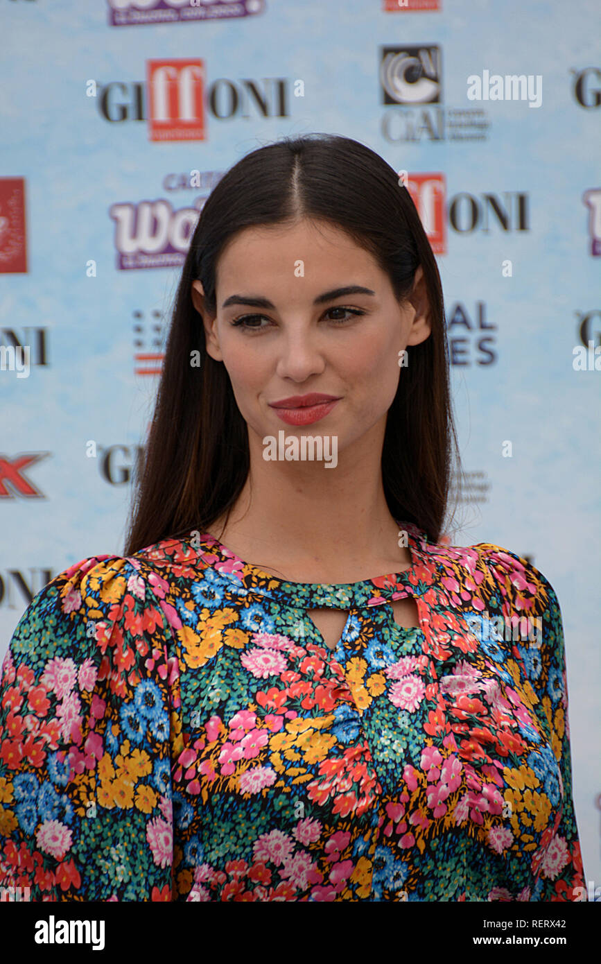 Chillemi actress hi-res stock photography and images - Alamy