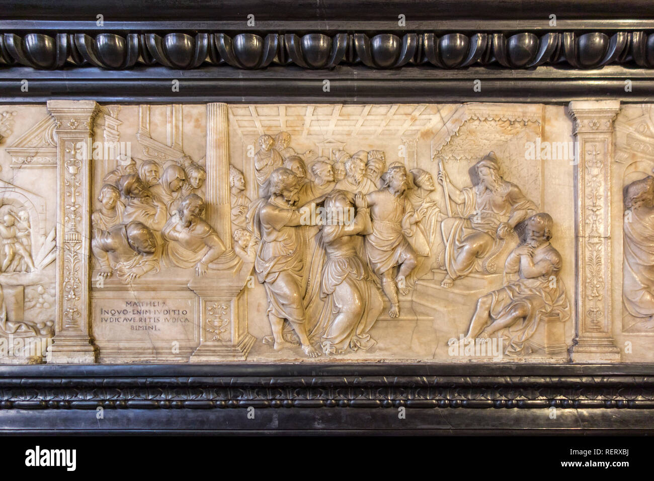 Alabaster monuments hi-res stock photography and images - Alamy