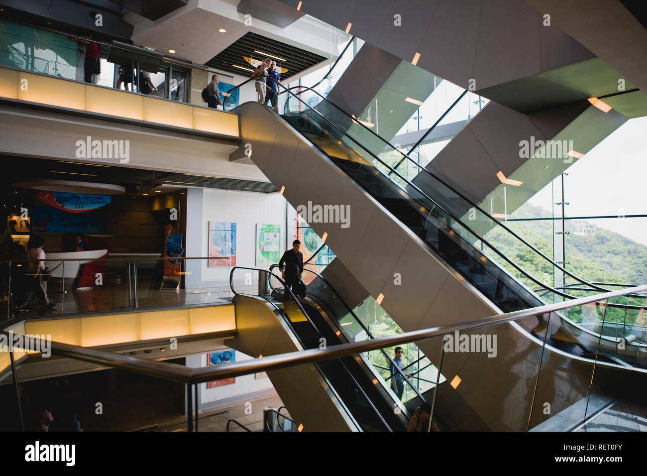 Escalators offices hi-res stock photography and images - Alamy
