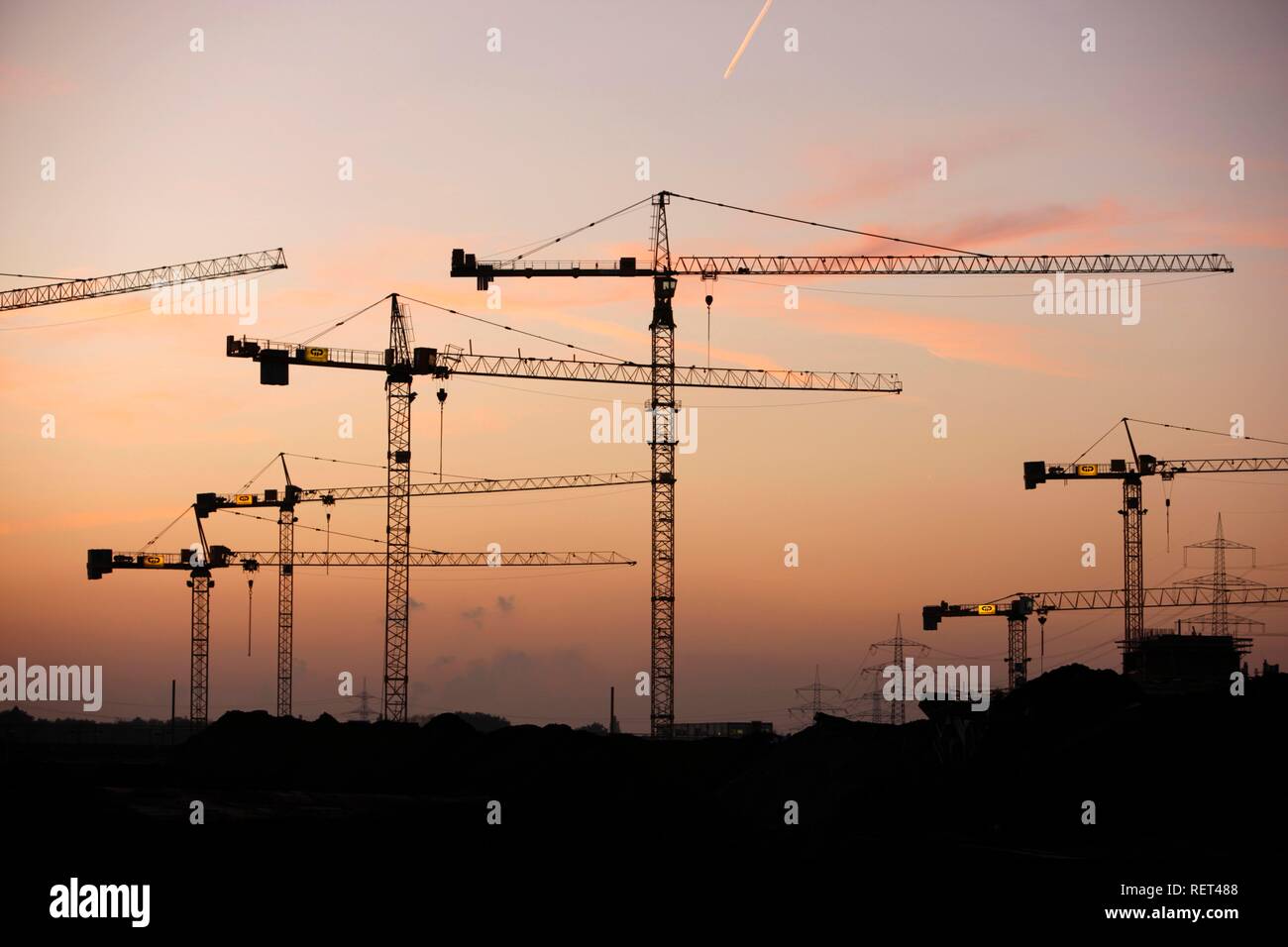Large crane on a building hi-res stock photography and images - Alamy