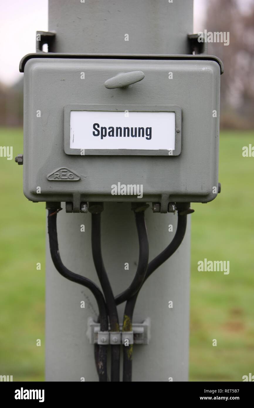 Voltage source hi-res stock photography and images - Alamy
