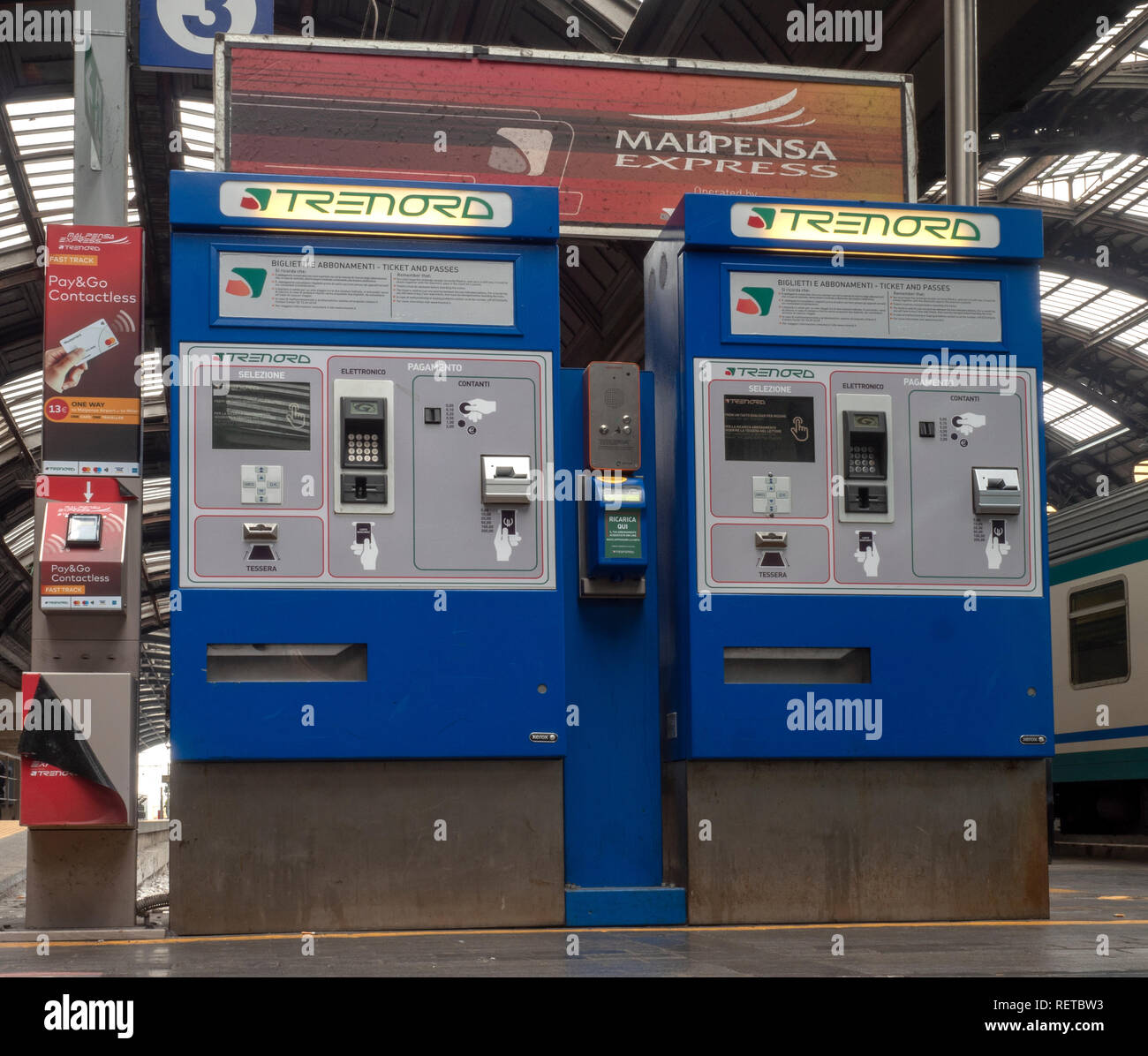 Ticket machines train station hi-res stock photography and images - Alamy
