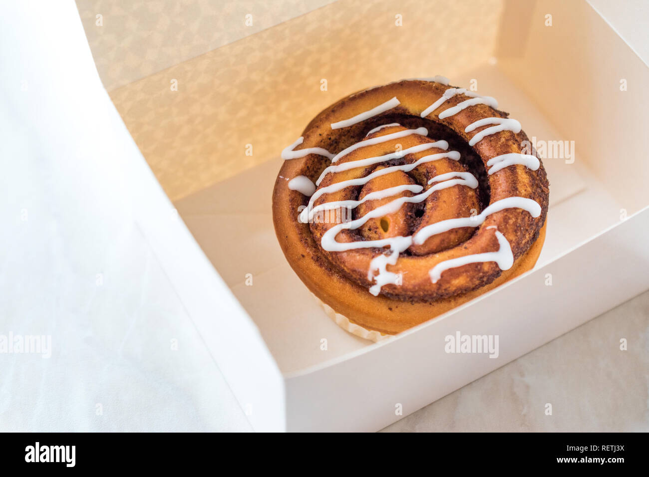 Cinnabon package hi-res stock photography and images - Alamy