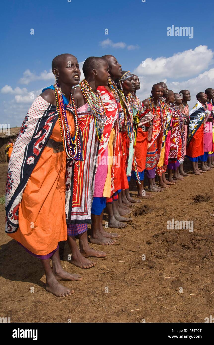 Colourful masai women hi-res stock photography and images - Alamy
