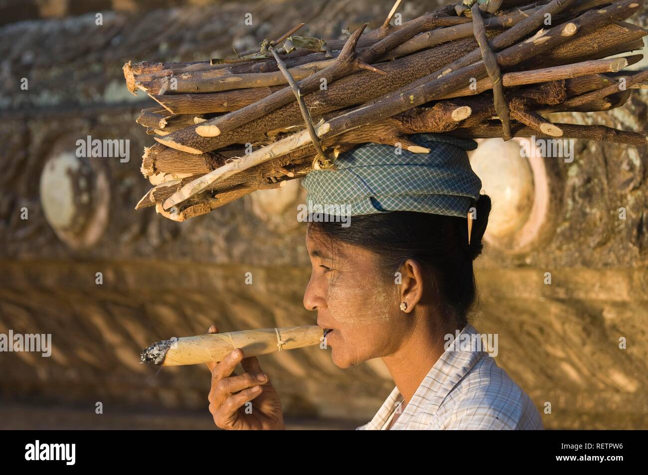 Woman smoking a cheroot cigar hi-res stock photography and images - Alamy