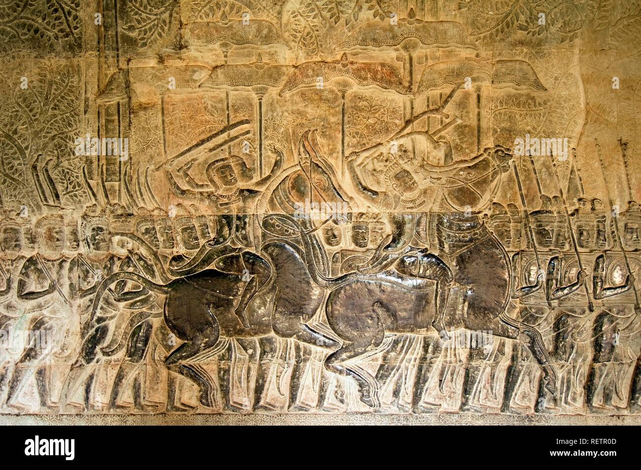 Army of King Suryavarman II in movement, South Gallery, Angkor Wat ...