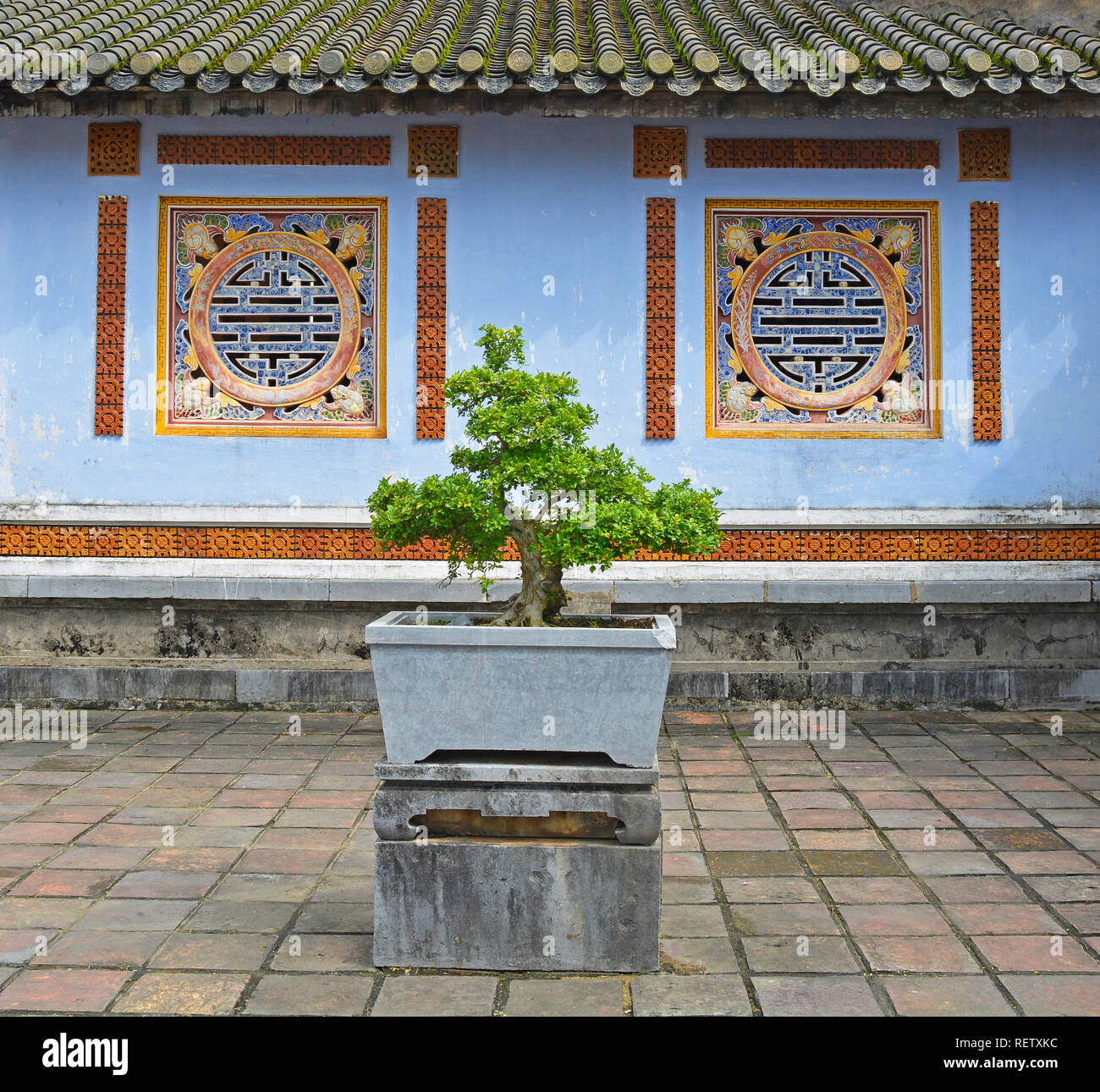 A building in Can Chanh Palace Courtyard in the Imperial City, Hue ...