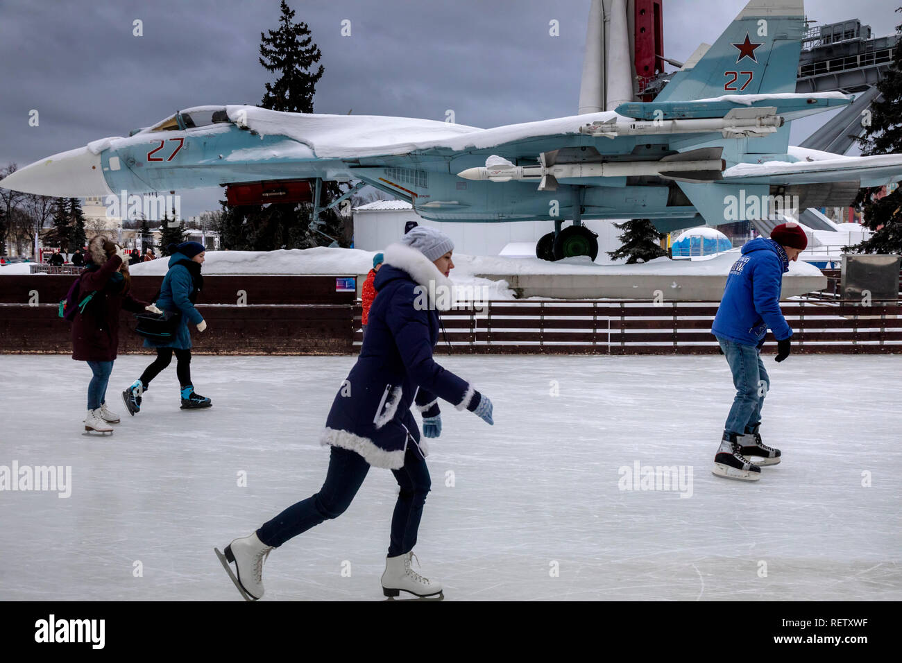 Su 27 russia hi-res stock photography and images - Alamy
