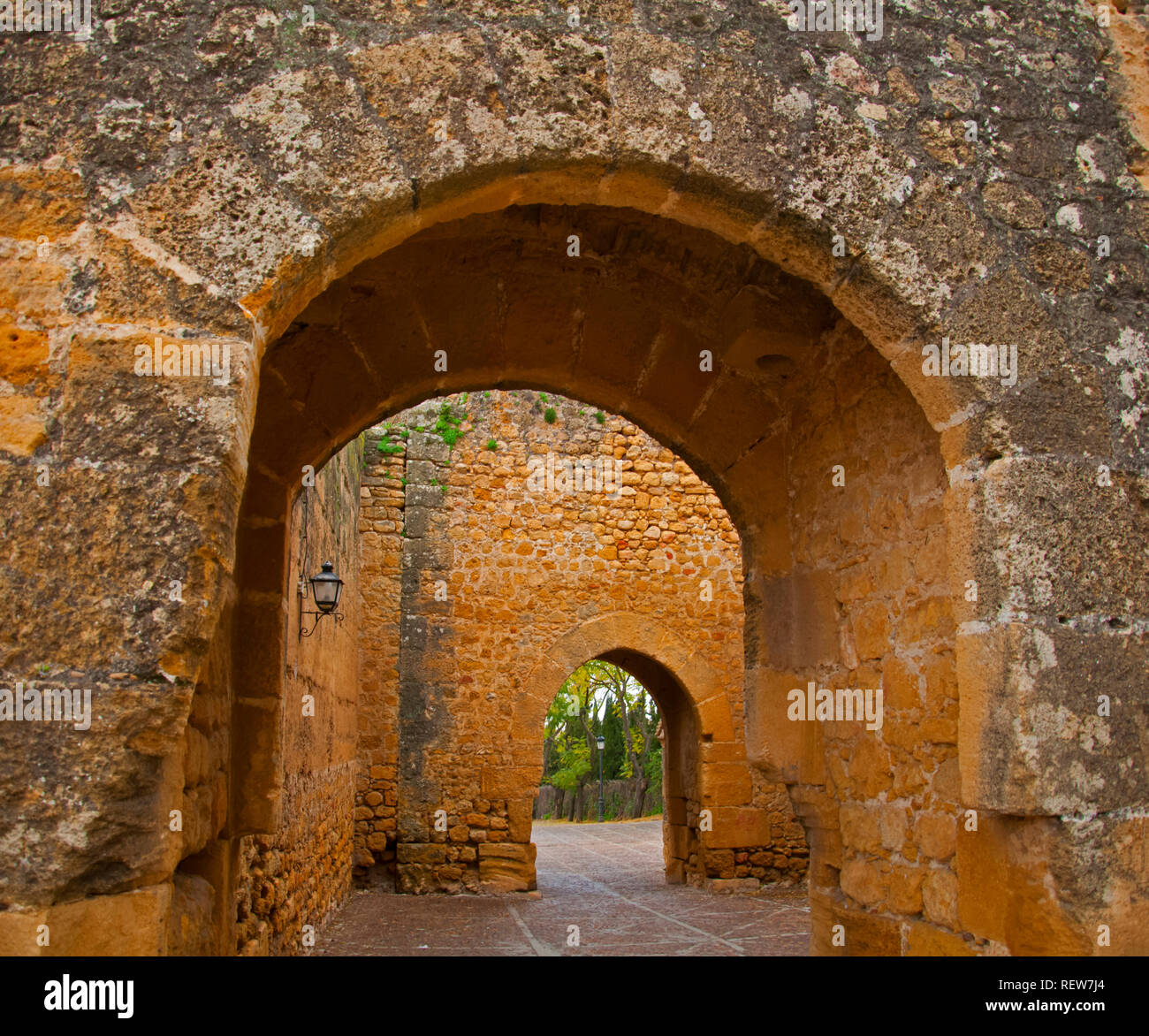 Arched passage hi-res stock photography and images - Alamy