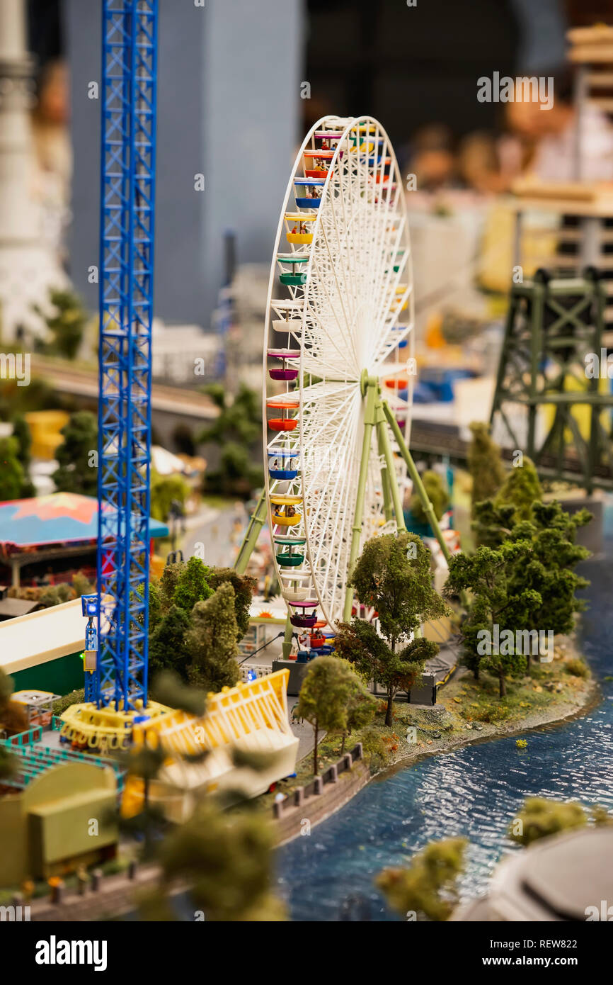 Build A Model Ferris Wheel
