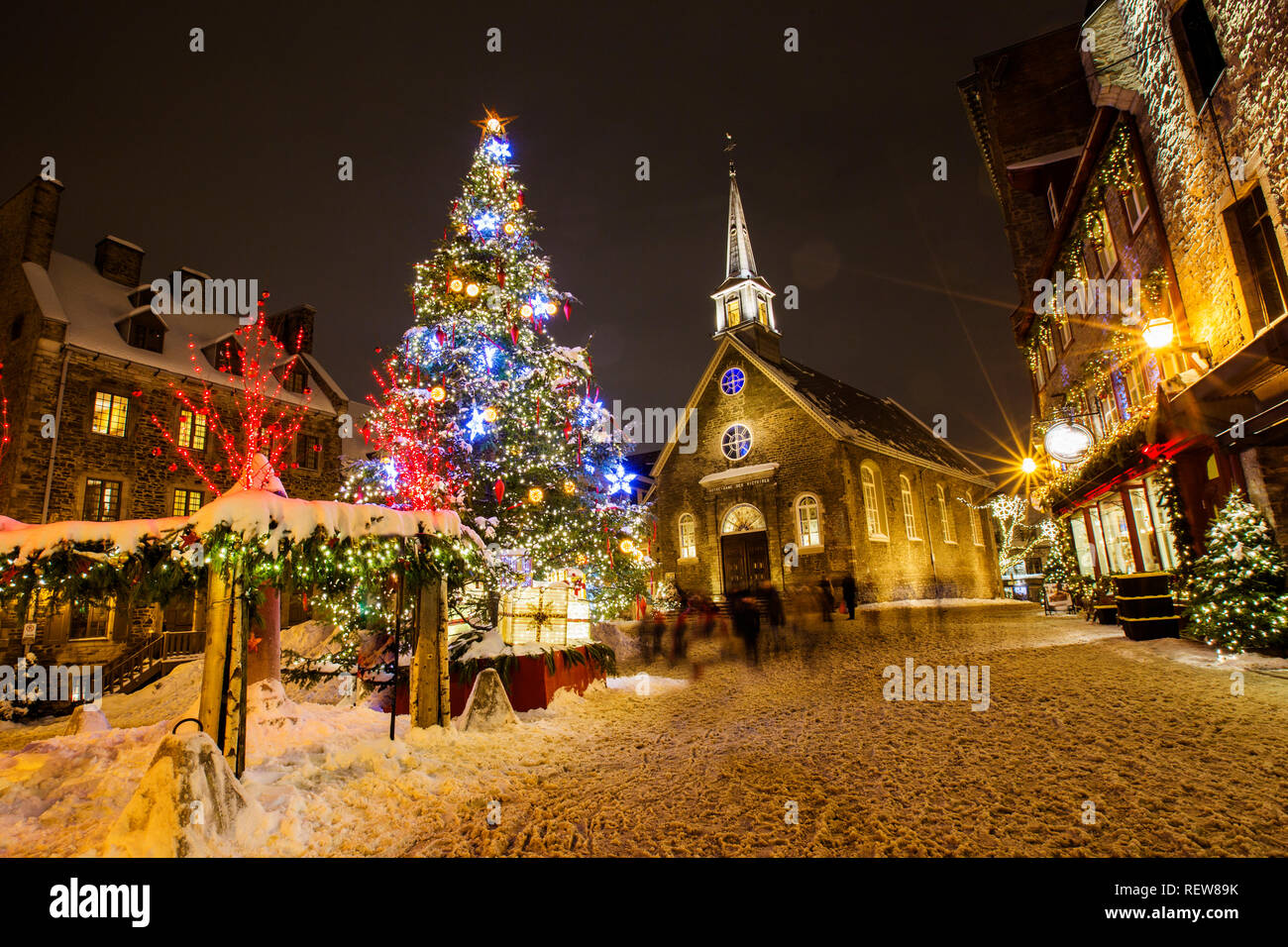 old Quebec city in winter Stock Photo - Alamy