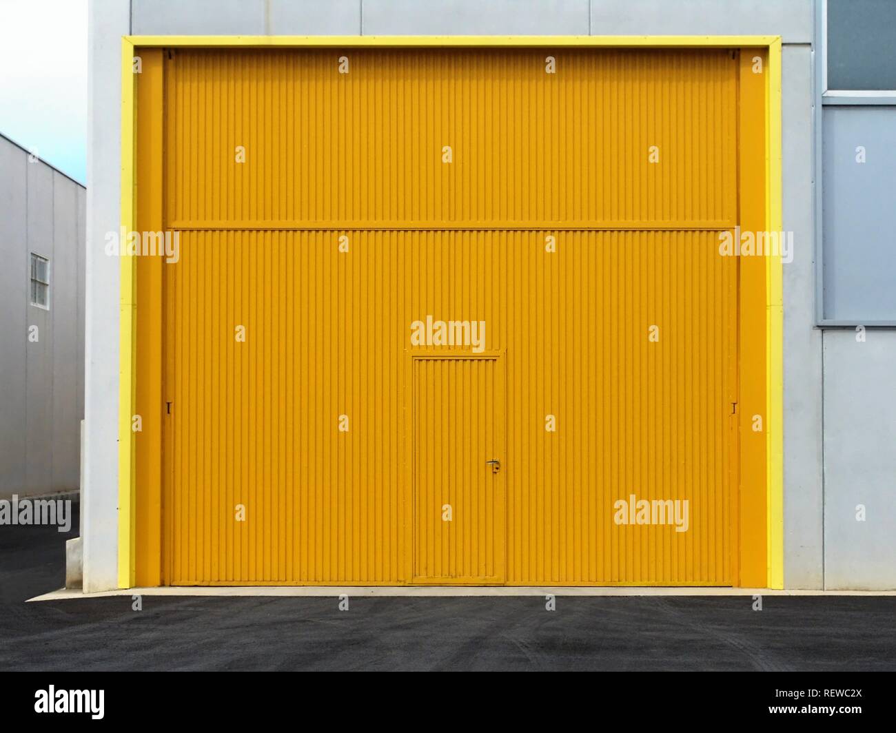 Small factory unit hi-res stock photography and images - Alamy