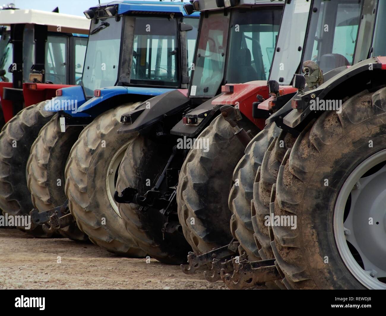 Line up of tractors hi-res stock photography and images - Alamy