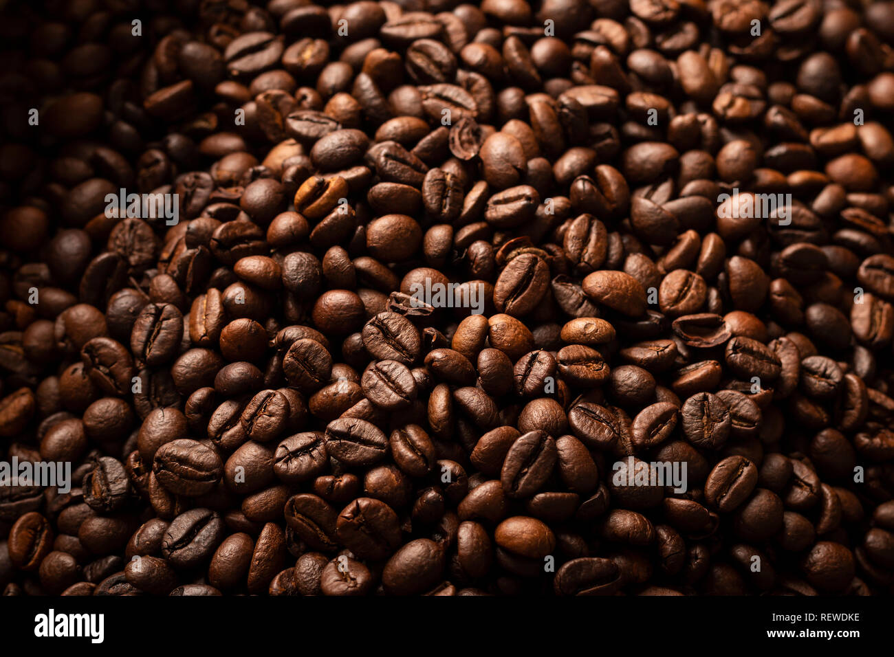 Close up freshly roasted grains hi-res stock photography and images - Alamy