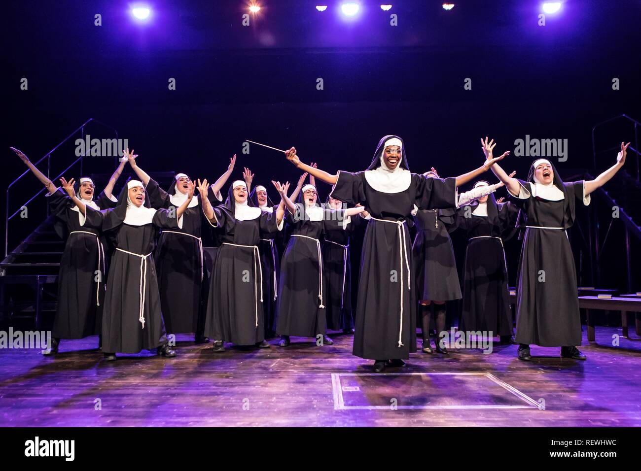 The leading actress Sidonie Smith as Deloris van Cartier live on Sister ...
