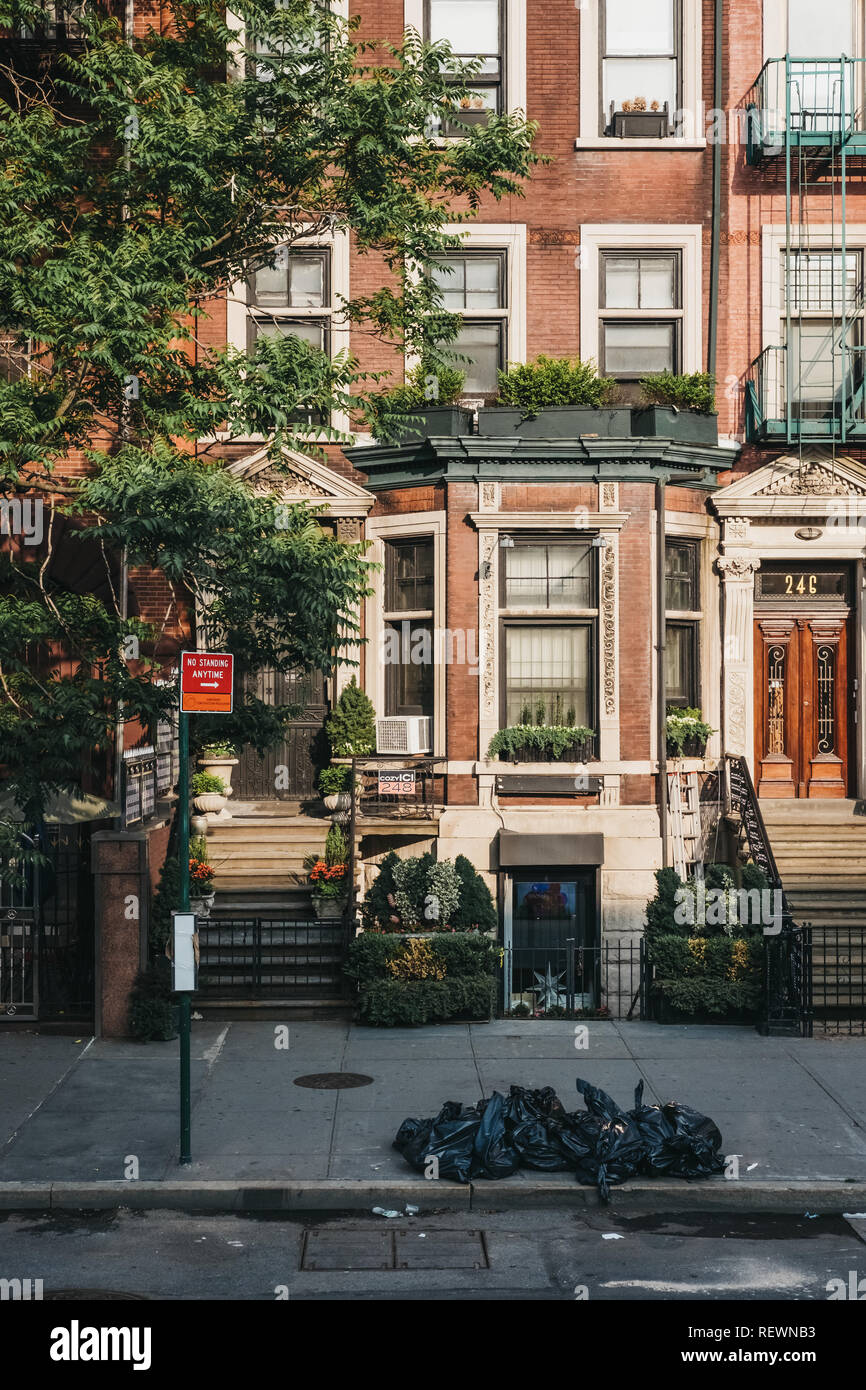 New York, USA - May 30, 2018: Facade of a typical New York house with a ...