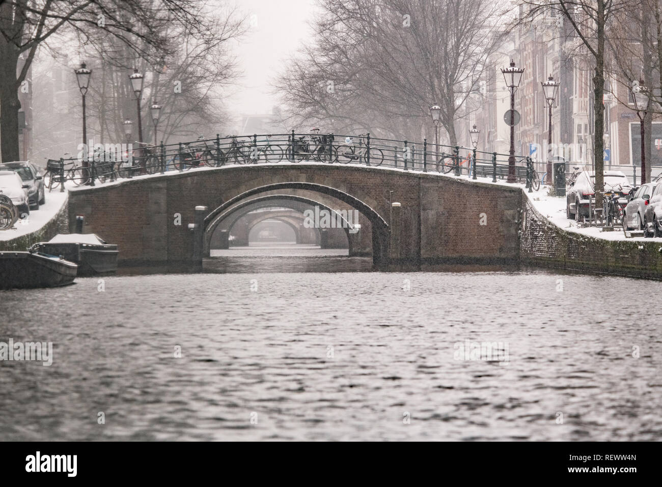 grachten Netherlands, canal bridges Stock Photo - Alamy