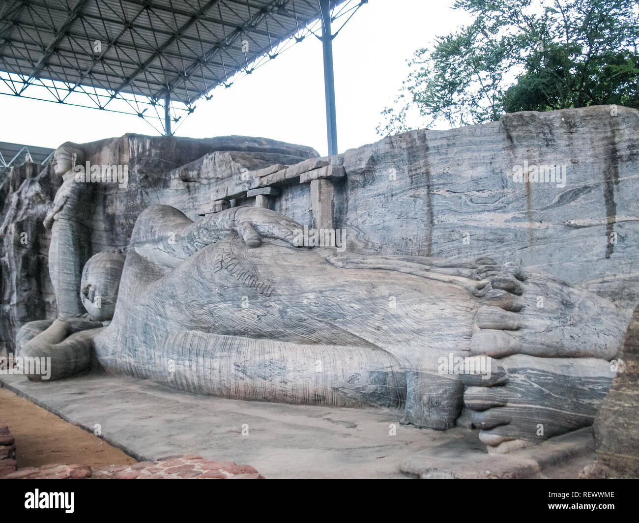 Polonnaruwa, Sri Lanka. The ruins of an ancient temple Stock Photo - Alamy