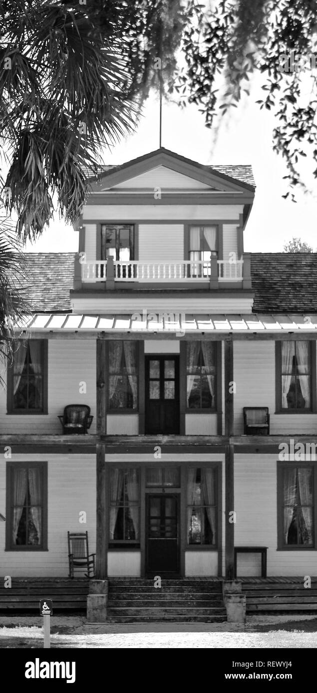 Wealthy plantation home house hi-res stock photography and images - Alamy