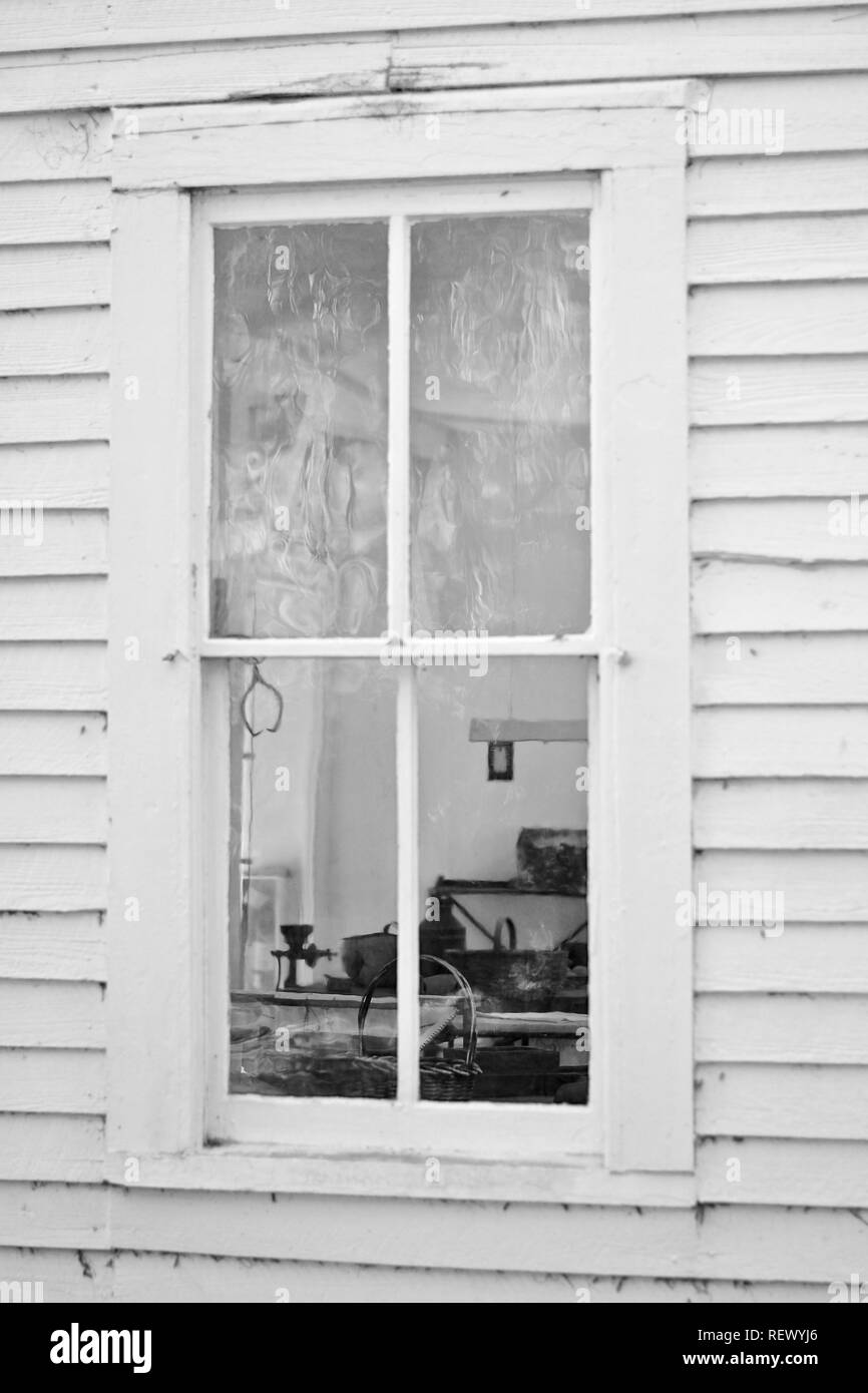 Rustic kitchen counter Black and White Stock Photos & Images - Alamy