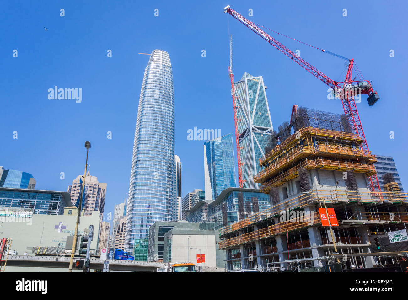 Salesforce tower construction site hi-res stock photography and images ...