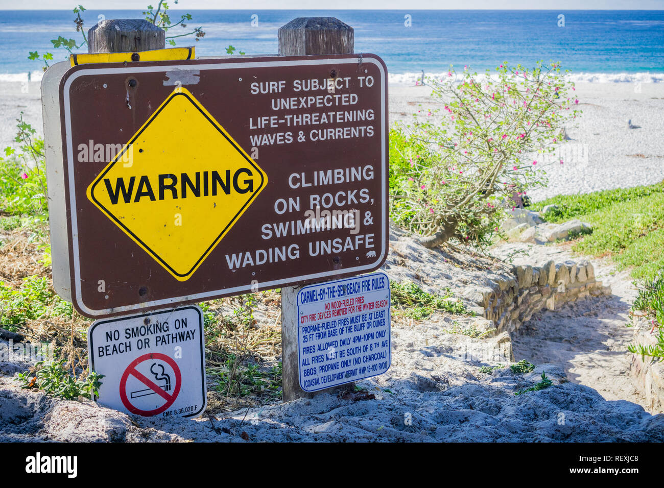 November 5, 2017 Carmel-By-The-Sea/USA - Warning sign at the entrance ...