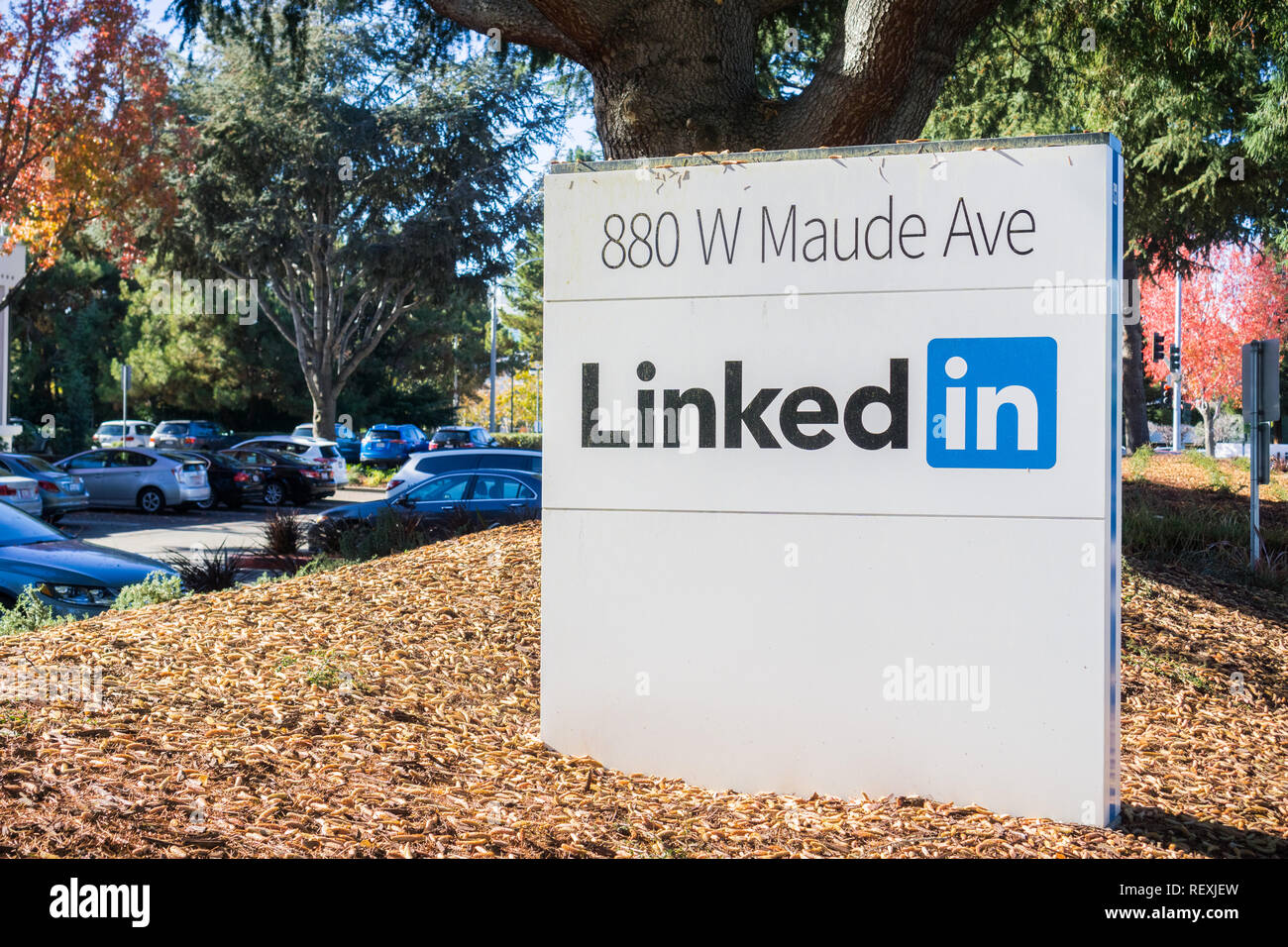 Microsoft headquarters logo sign hi-res stock photography and images ...