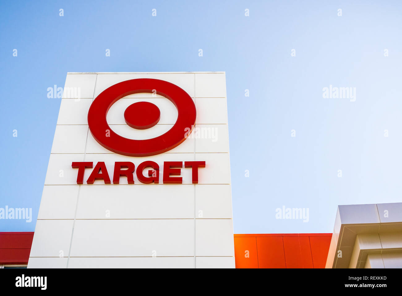 Target logo hi-res stock photography and images - Alamy