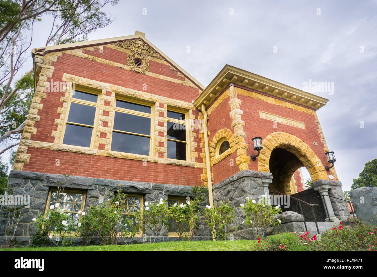 Old library building hi-res stock photography and images - Alamy