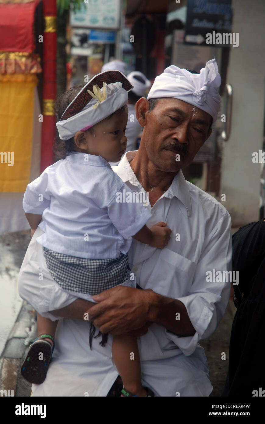 Balinese father with children High Resolution Stock Photography and ...