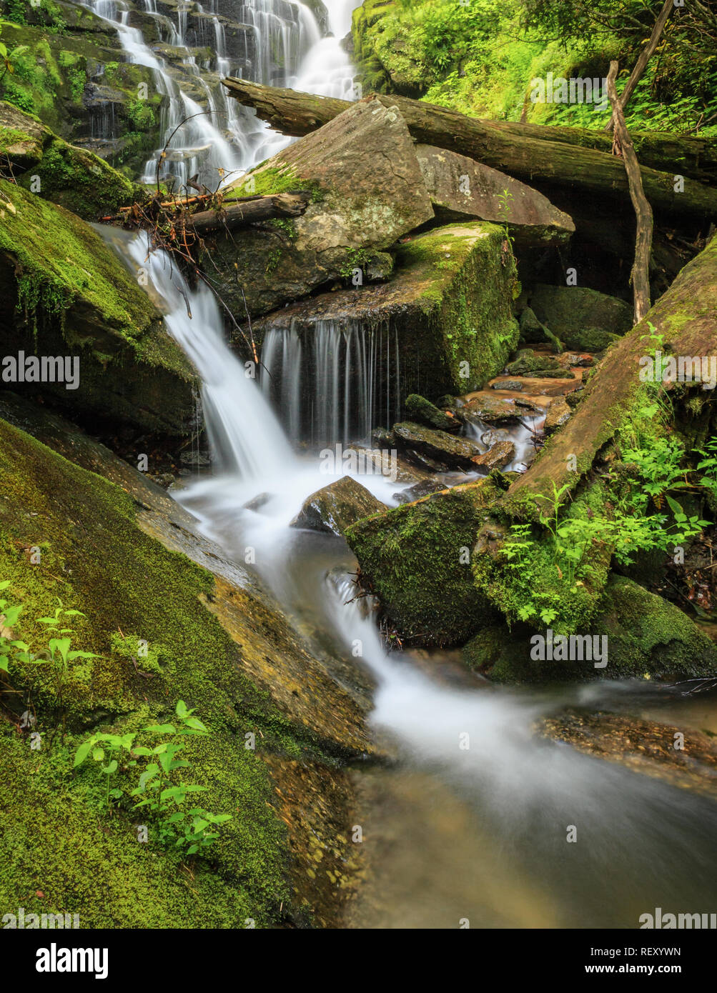 Soft waterfall hi-res stock photography and images - Alamy