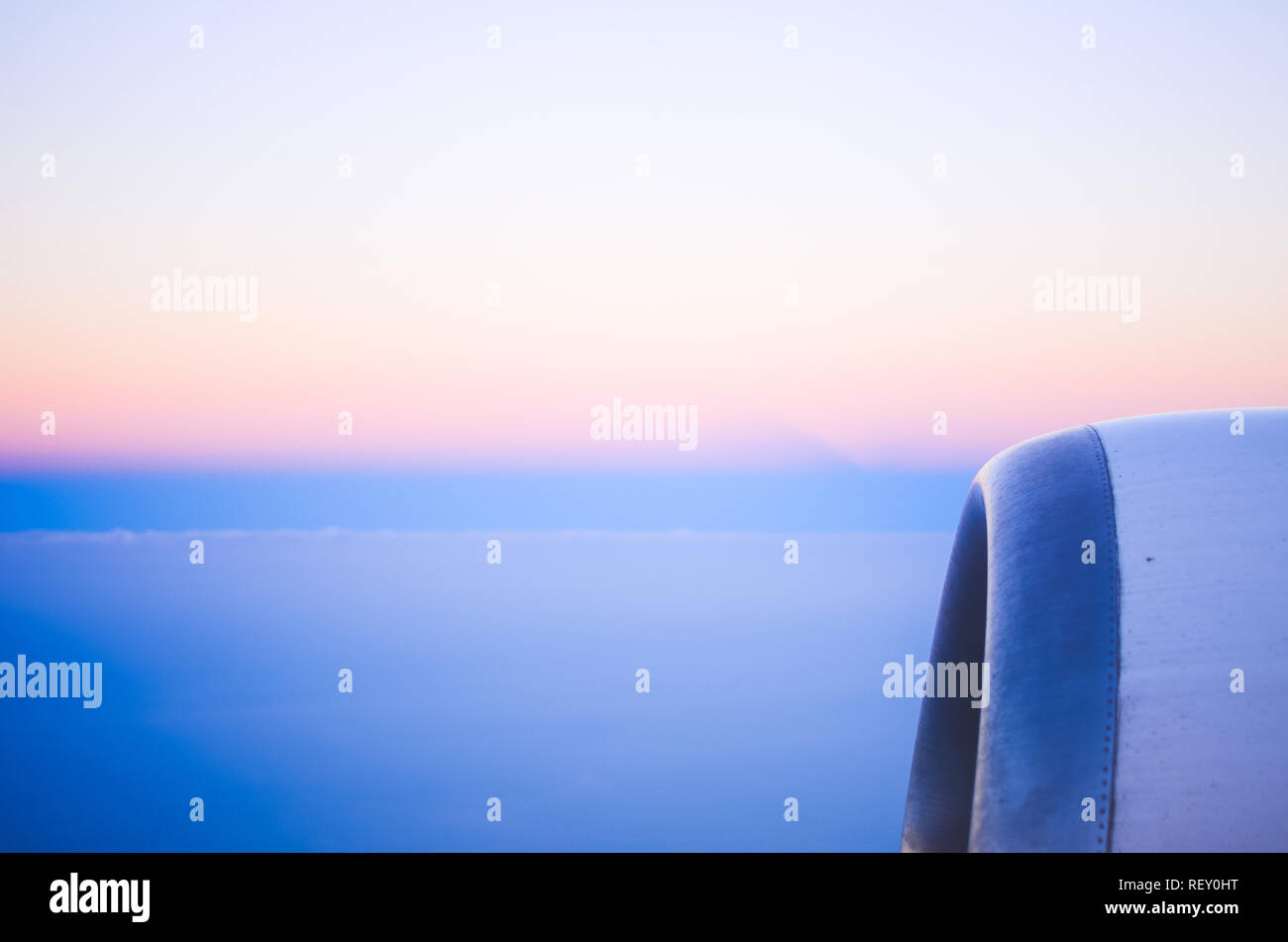 Airplane windows horizontal hi-res stock photography and images - Alamy