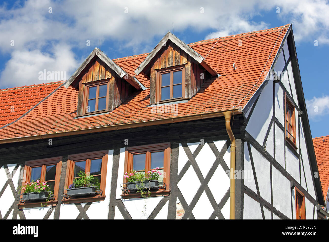 Timber frame dormer window hi-res stock photography and images - Alamy