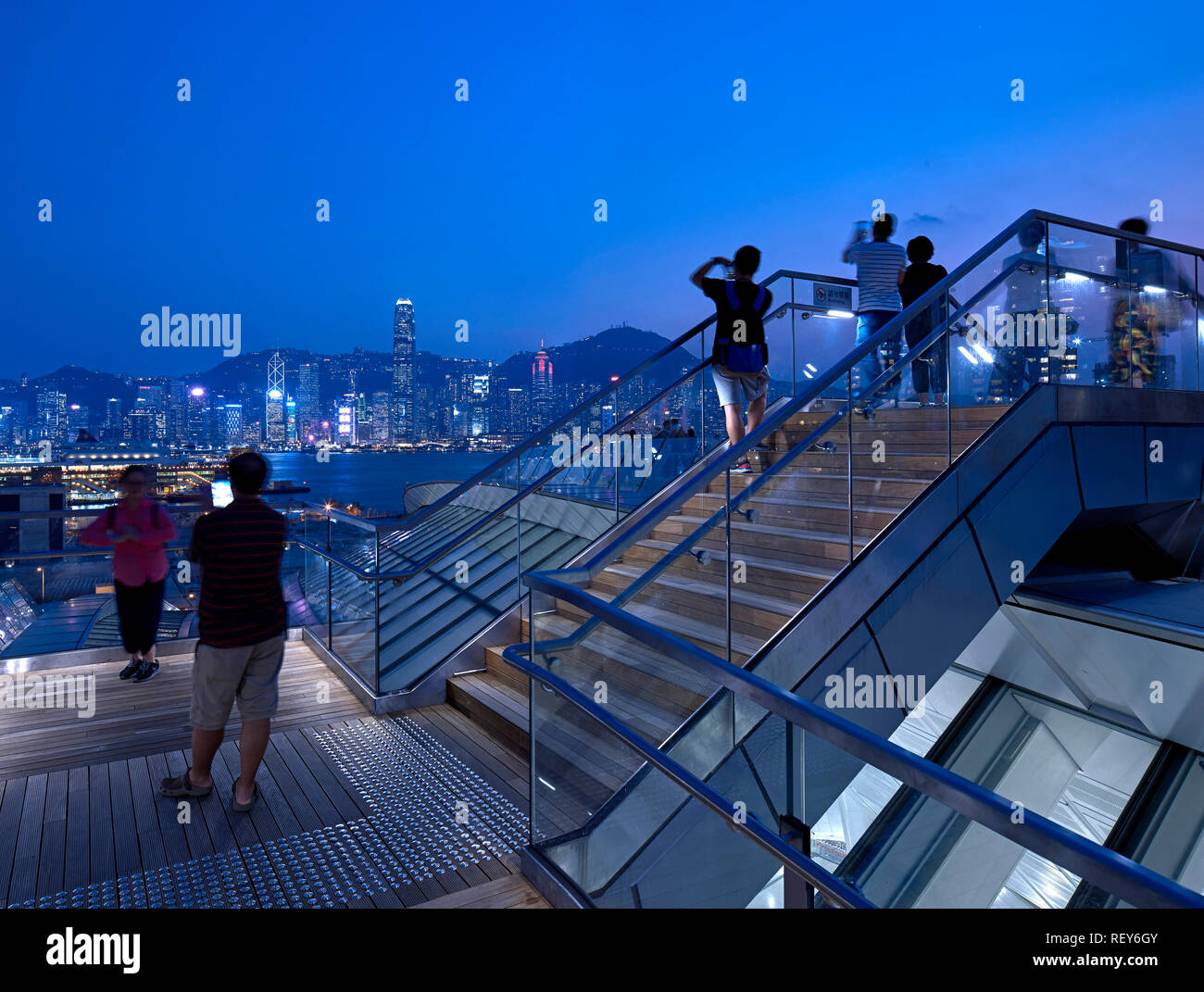 Bridge viewing hi-res stock photography and images - Alamy