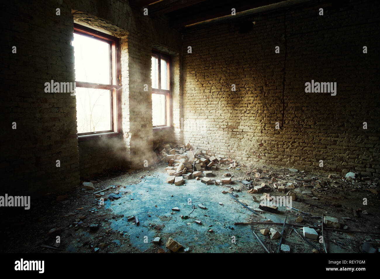 Forgotten Old Building High Resolution Stock Photography and Images - Alamy
