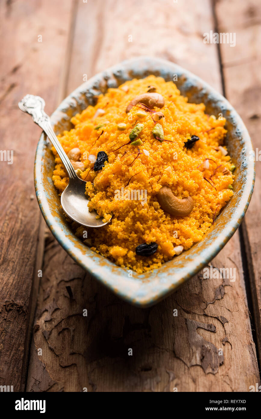 Badaam kesar shira / Sheera or almond saffron halwa, popular Indian ...