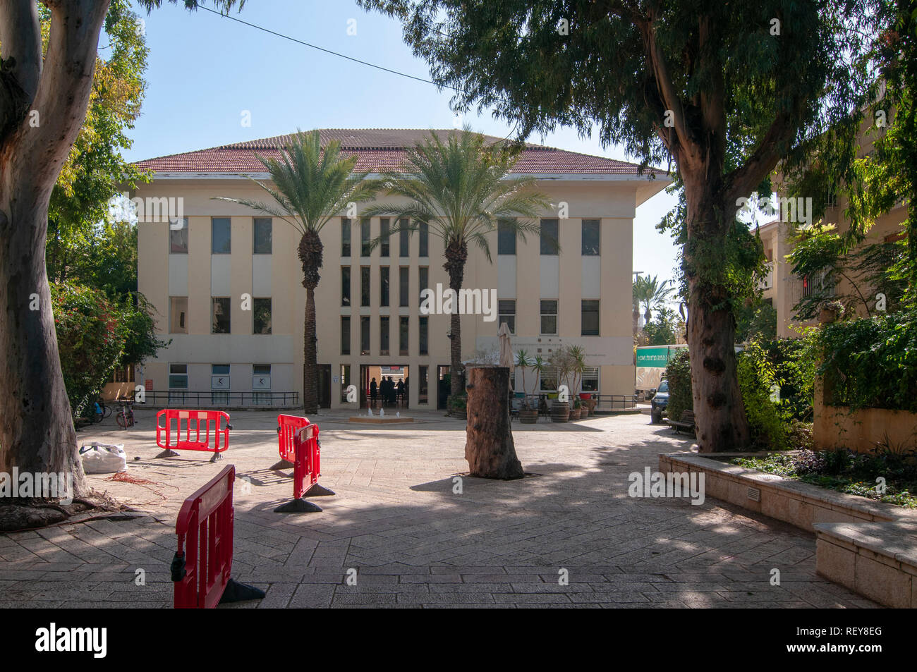 Suzanne dellal center hi-res stock photography and images - Alamy