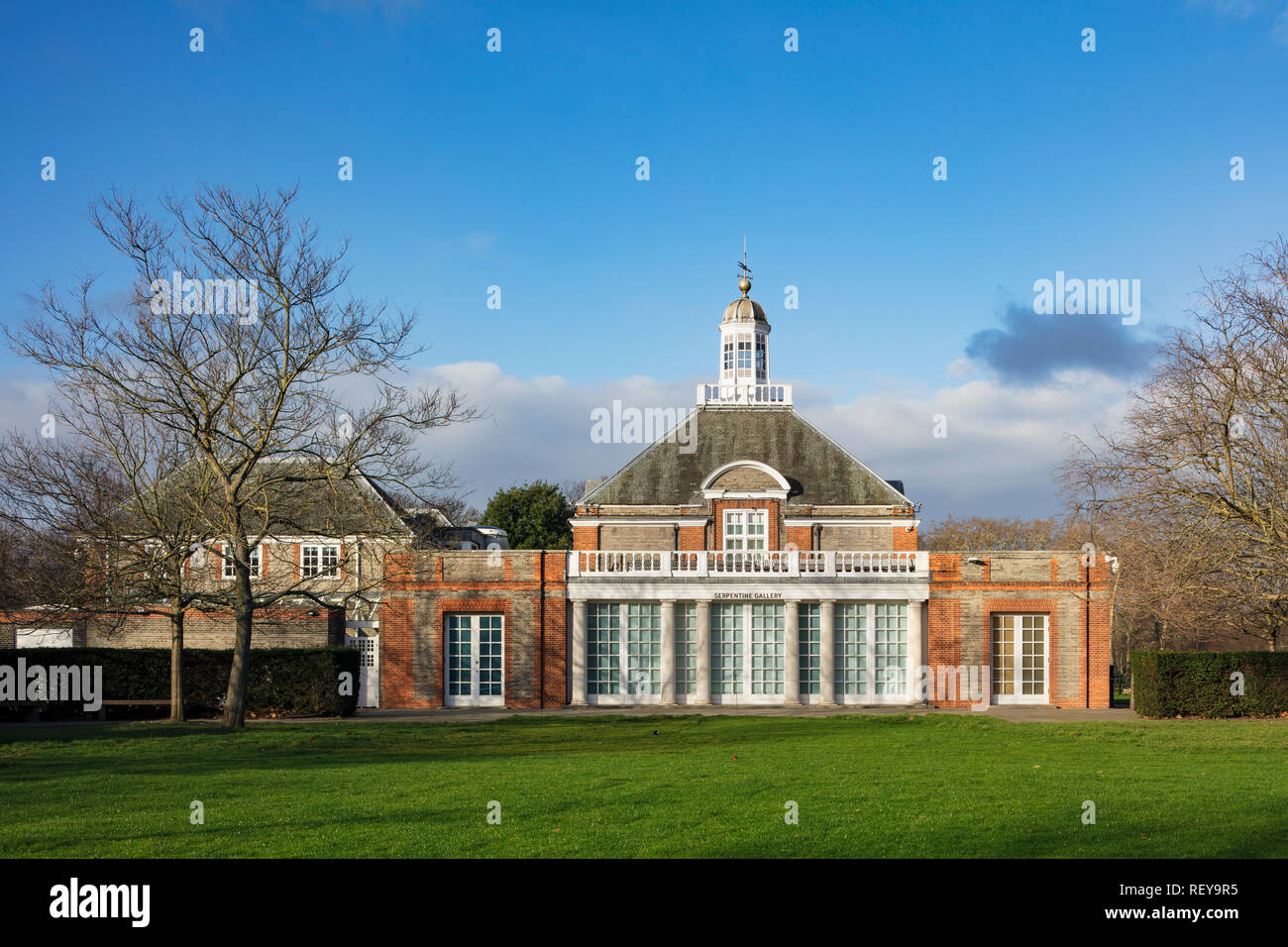 Hyde park london serpentine galleries hi-res stock photography and ...